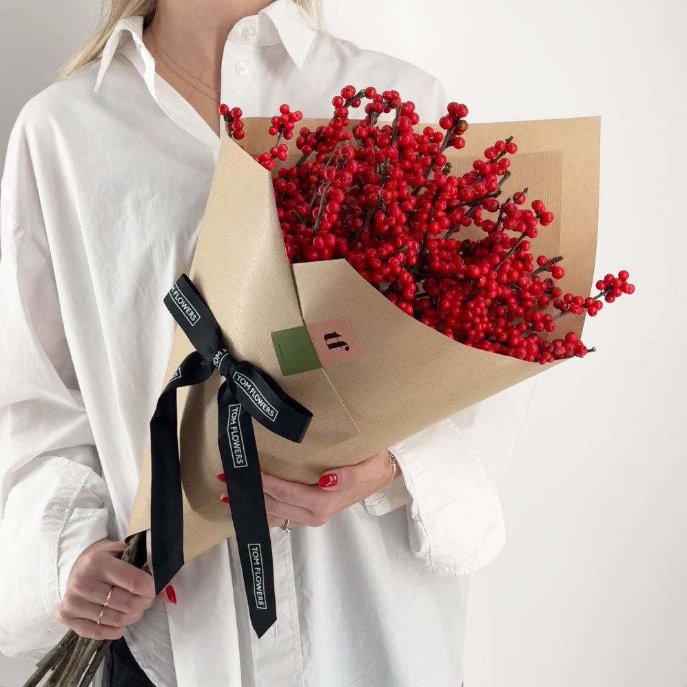 Ilex Zweige rot online schenken – TOM FLOWERS